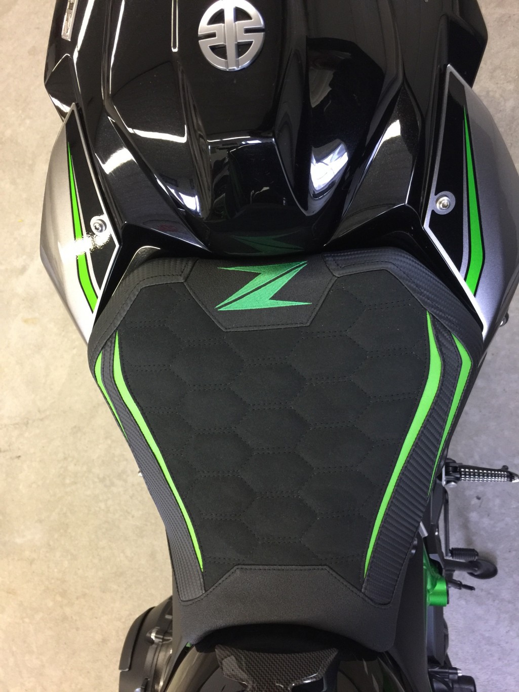 new seat - Modifications, Accessories, and Appearance - Kawasaki Z H2